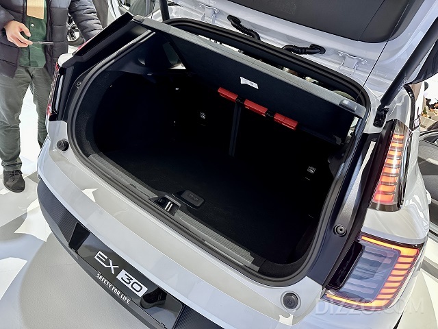 볼보자동차, 4000만원대 전기 SUV 'EX30' 한국 상륙 - 카라이프 - 뉴스 > 신차뉴스